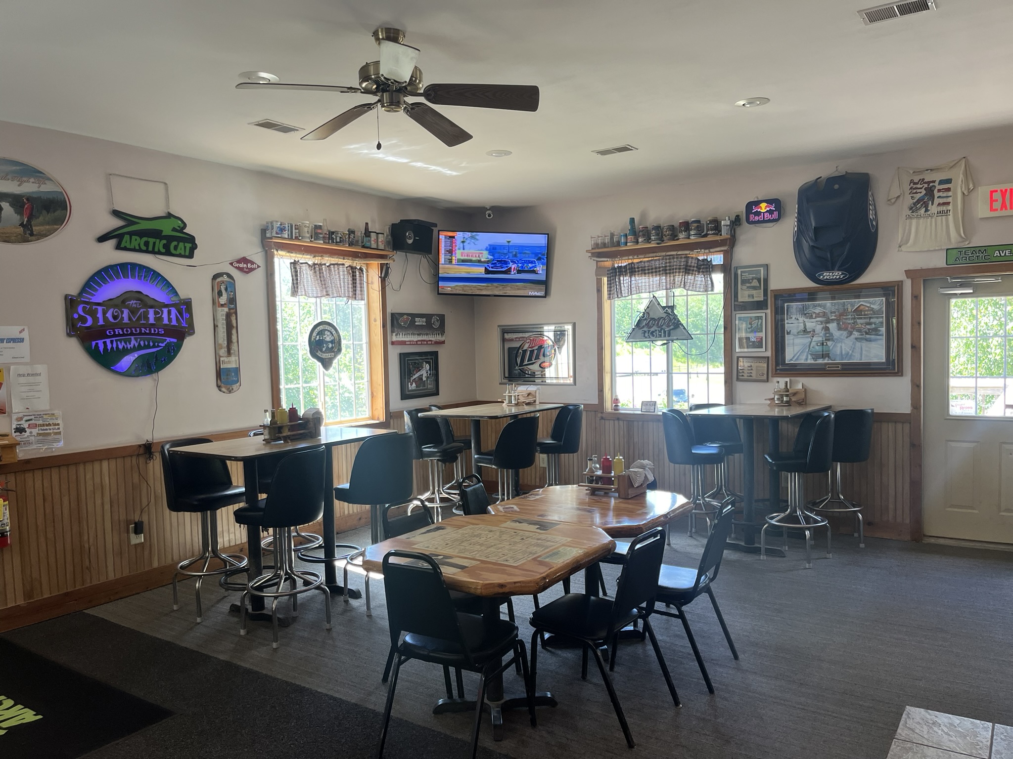 Lodge & Menu – Stompin' Grounds